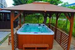 Luxury 10 Person Swim Spa Tub - Perfect for Outdoor Fun