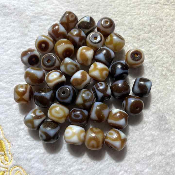 Wholesale 12x15mm Coffee Tibetan Ancient Yellow Flat Eyes Oval Shape Old Beads Antique Tibetan Agate Beads For Bracelet Making