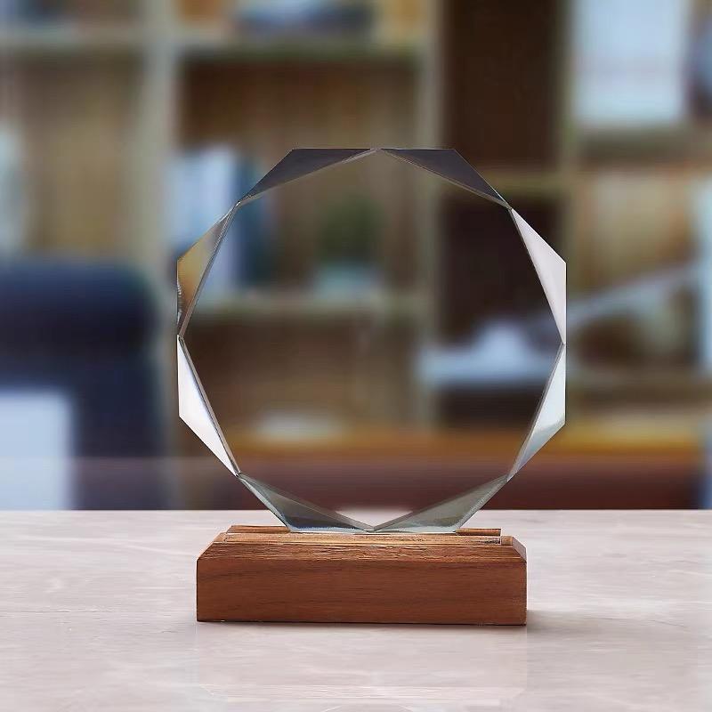 MH-NJ00635 Personalized Crystal Trophies with Wooden Base