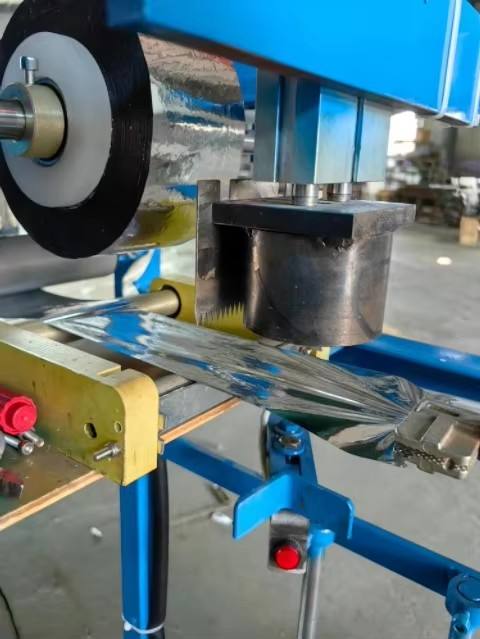 YOVON Confetti Cannon Party Popper Vertical Tape Seal Machine 220V PLC ...