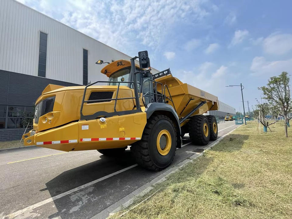 New Diesel Heavy Truck 41T Rated Payload Articulated Dump Truck XDA45 ...