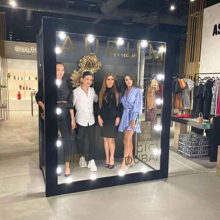 Magazine Box Photo Booth - Perfect for Wedding Party Decor