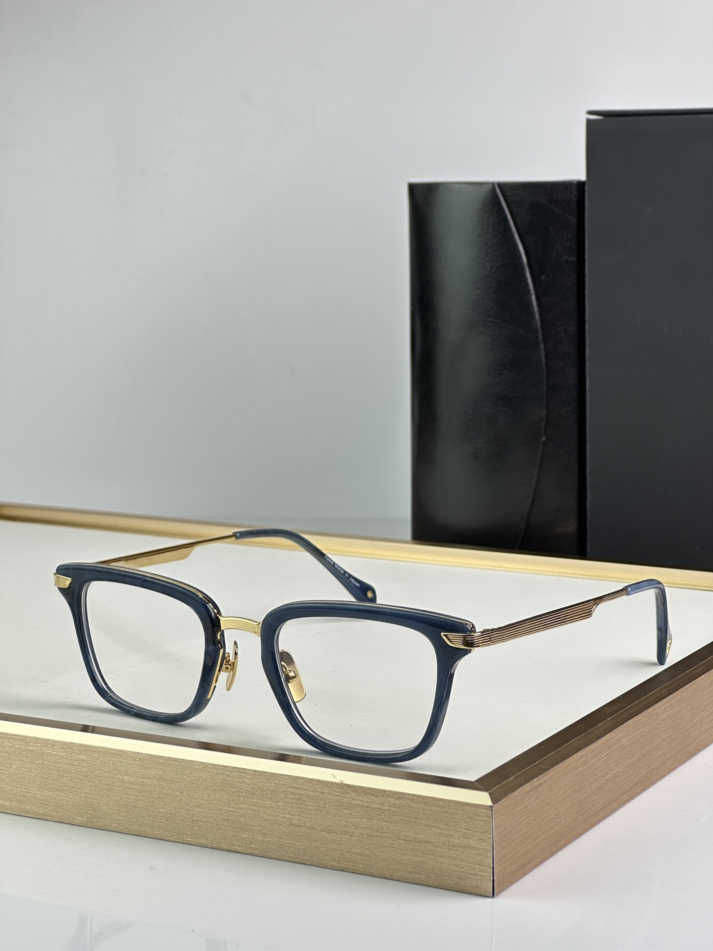 How to Choose Designer Reading Glasses for Women: A Complete Buying Guide