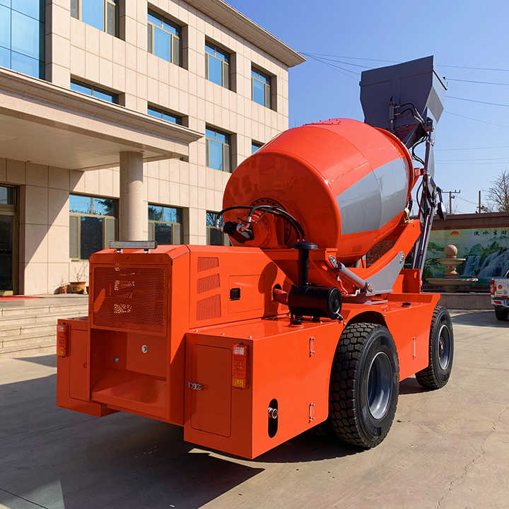 Construction Mixing Machine Integral 4.m³ 5.5m³ Concrete Mixer Truck ...