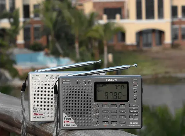 Tecsun PL-380 - Professional Radio with DSP and Full Band Stereo