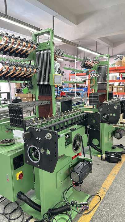 High-Speed Flat Head Shuttleless Weaving Machine New Efficient Jacquard ...