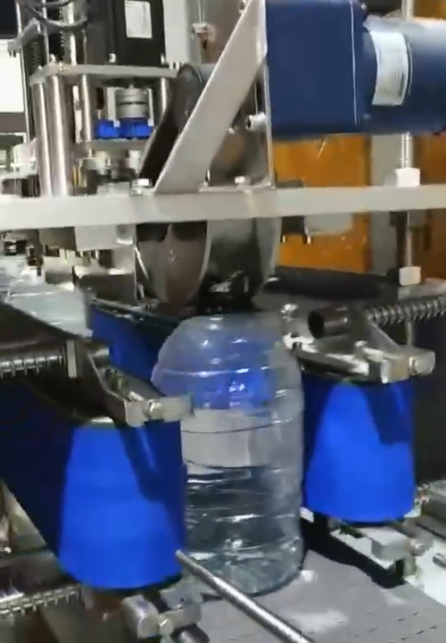 1L-7L Oil Drink Water Bottle Carry Handle Ring Press Machine