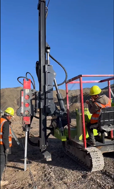 Hydraulic Solar Pile Driver with Vibro Hammer Sheet Pile Fencing ...