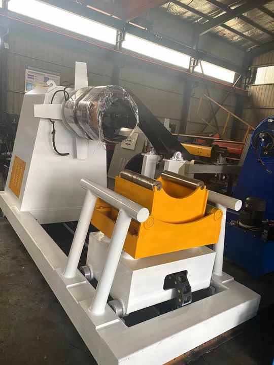 High-Speed Hydraulic Automatic Unwinding Decoiler Machine Low Price ...