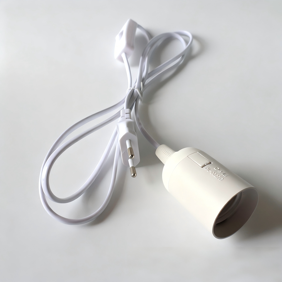 E27 Screw Base Lamp Holder AC 220V Plastic Material for Indoor Use ...