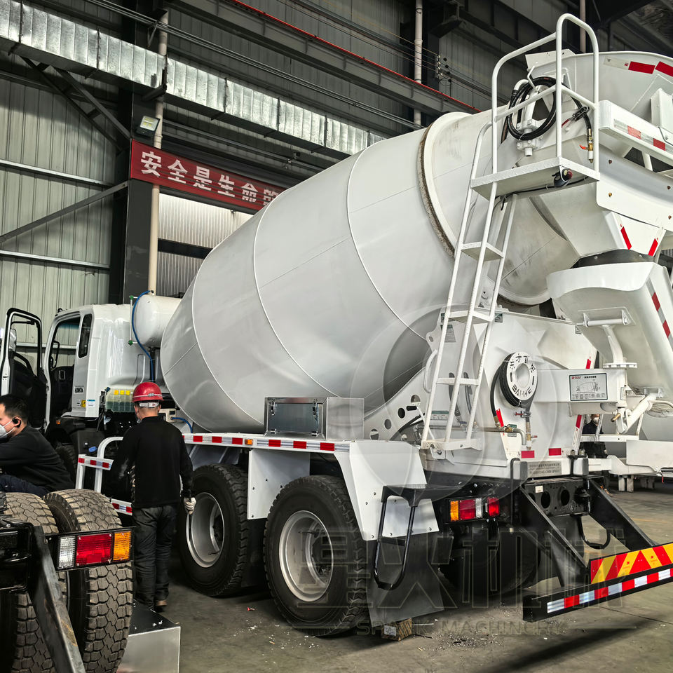 Large Capacity Transport Concrete Mixer Truck Customized 6 Cubic Meters ...