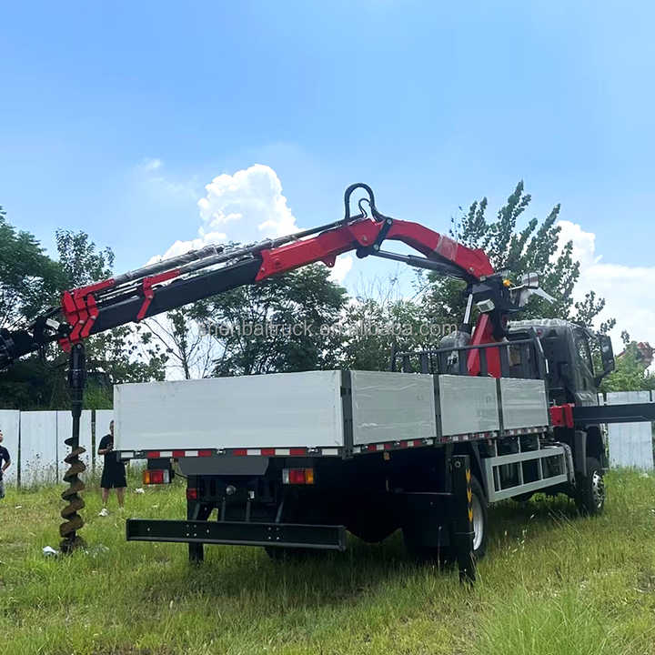8 Ton Isuzu Folding Crane Truck with Hydraulic Grabber Earth Digger ...