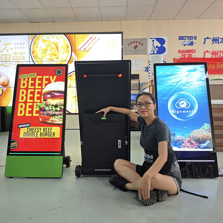 Free Sample 43 Inch LCD Battery Rechargeable Movable 4K Digital Signage