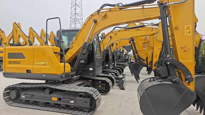 10 Ton Excavator Earthmoving Machinery XE105GA Hydraulic Crawler Digger with 0.45m3 Bucket ...