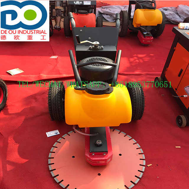Handheld Concrete Cutter - Efficient Pavement Cutting