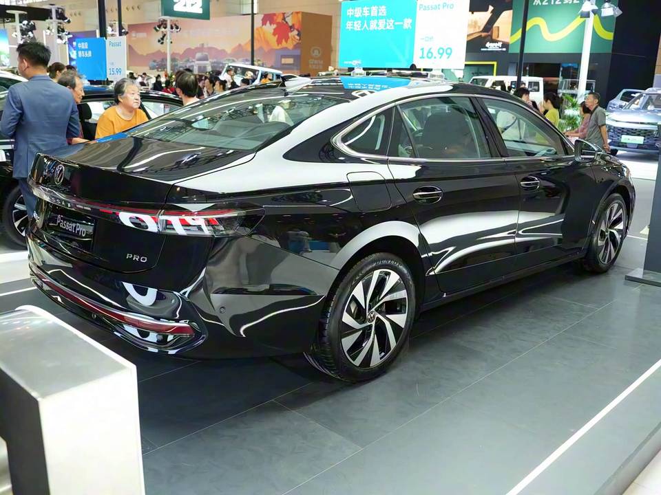 Volk-swagen 2024 P-assat Pro 2024 300tsi 2.0T Used Car| Alibaba.com