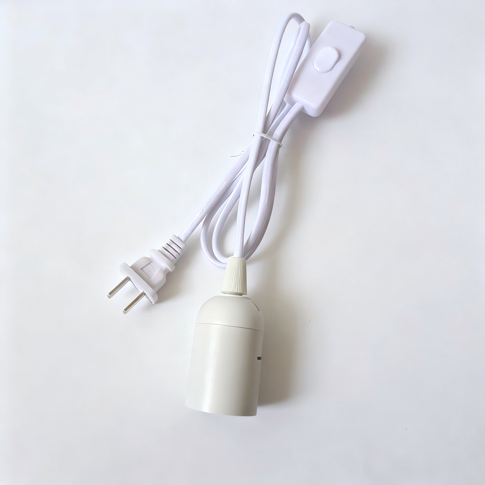 E27 Screw Base Lamp Holder AC 220V Plastic Material for Indoor Use ...