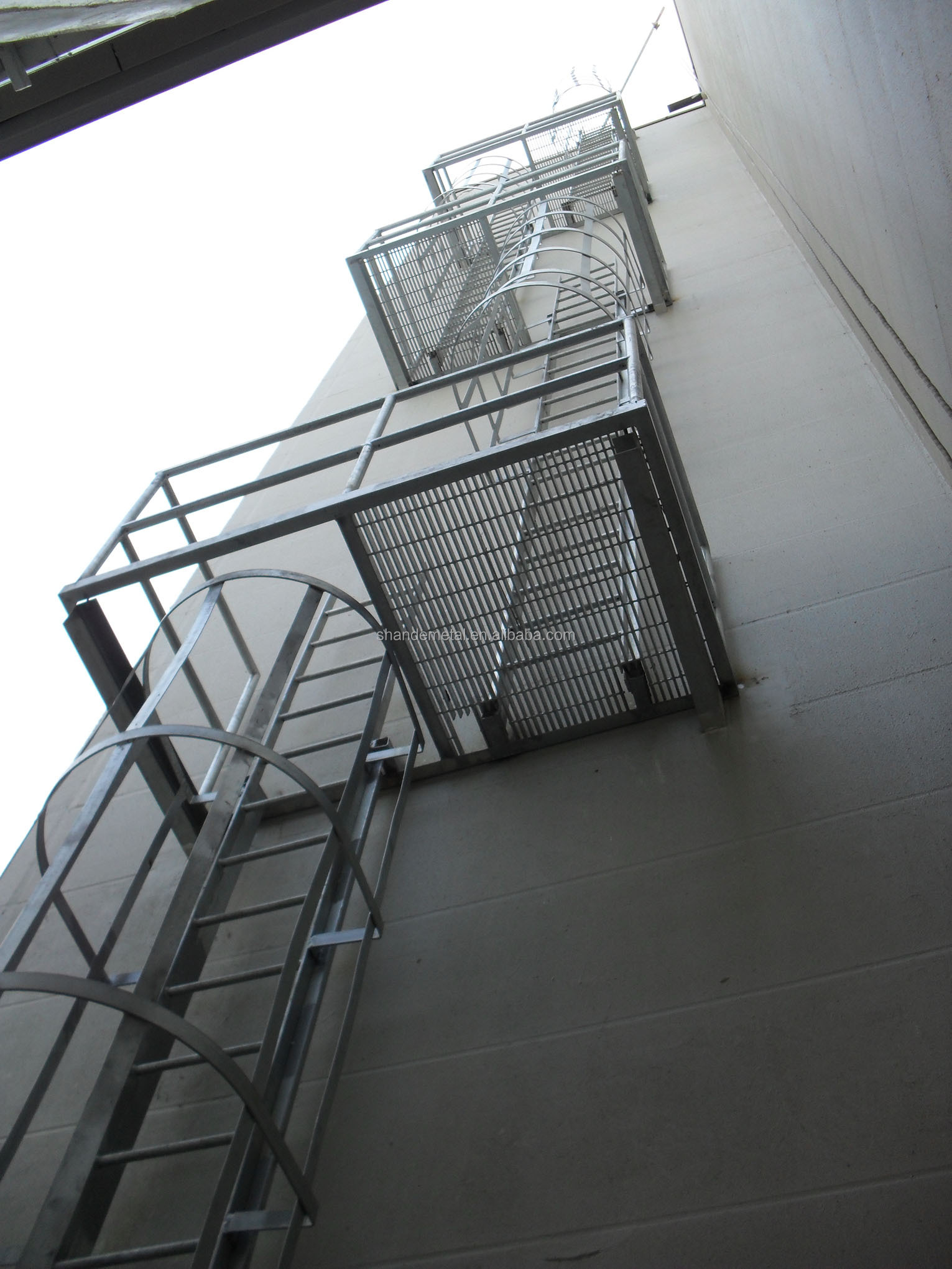 Buy In Bulk Galvanized Ladder With Cage Customized Colors & Easy DIY ...