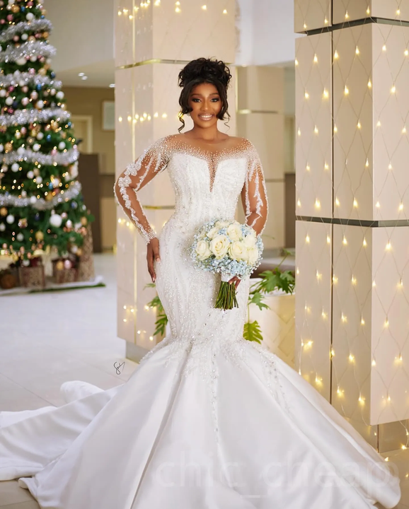 2024 Arabic Aso Ebi Plus Size White Mermaid Wedding Dresses Beaded Crystals Sequined Stunning Long Sleeve
