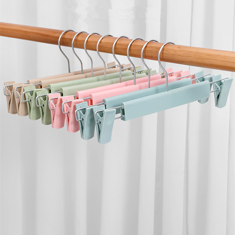 Adjustable Clothes Hangers - Versatile & Durable Solutions