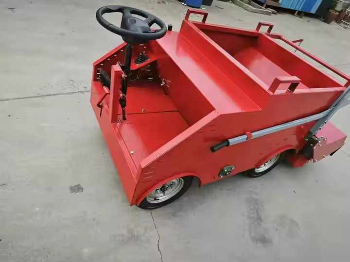 Hightop Brush Machine - Efficient Infill for Artificial Grass