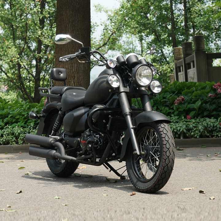 300cc Chopper Motorcycle - Vintage Style & Water Cooling