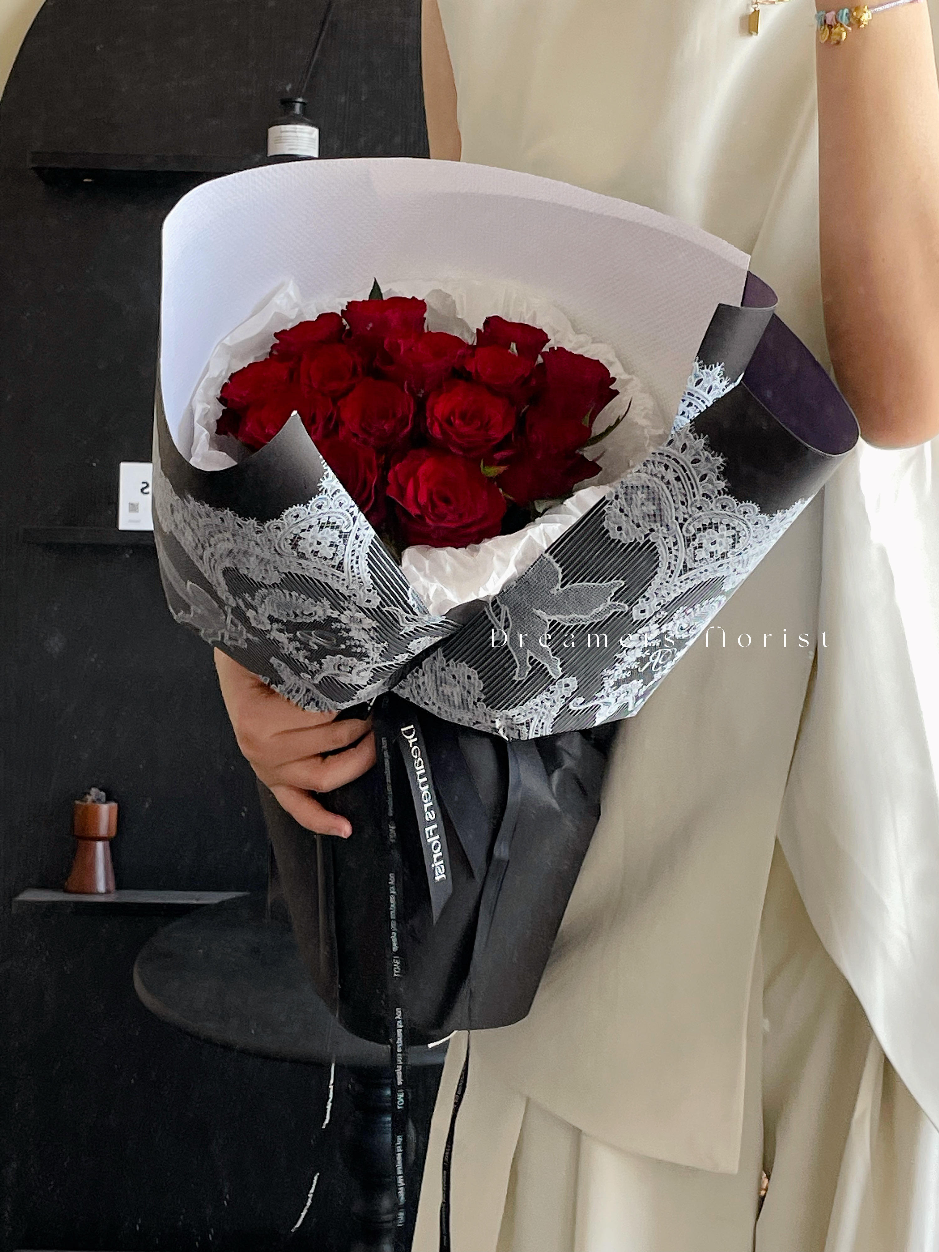 How to Choose Valentine Bouquet Wrapping Paper: A Complete Guide