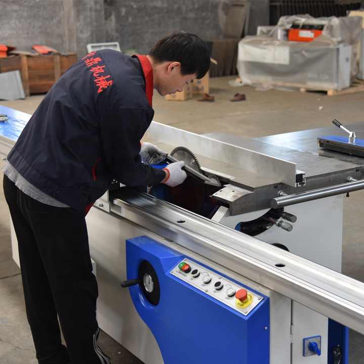 Precision Panel Saw - Durable & Efficient Wood Cutting