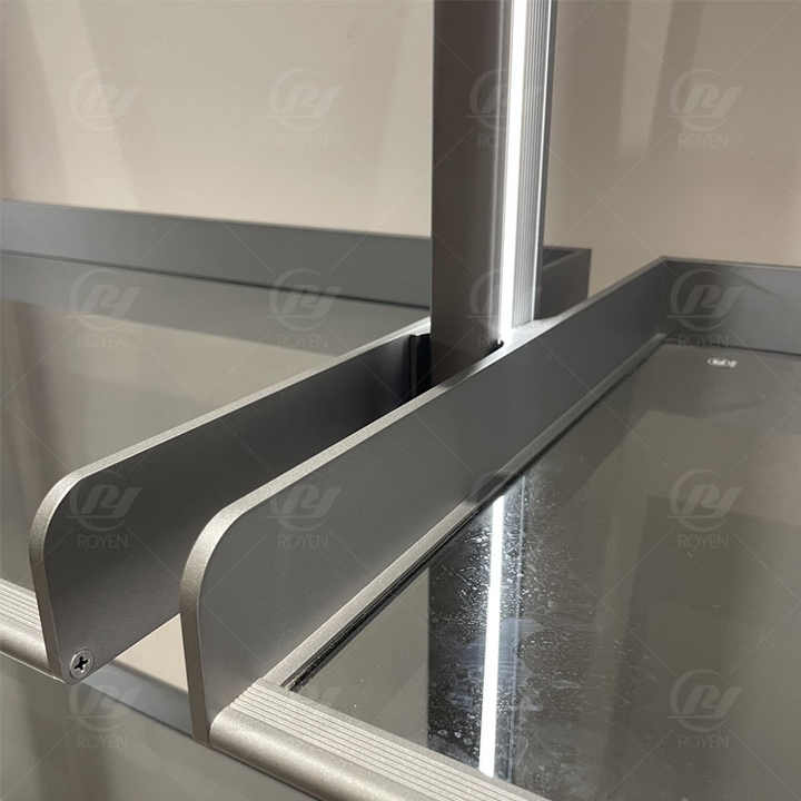 Modern Simple Walk in Wardrobe - Aluminum Profiles