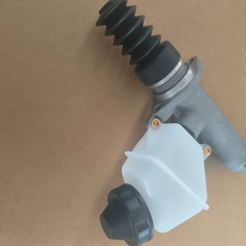 SINOTRUK HOWO Parts Clutch Master Cylinder YZ952523000022| Alibaba.com