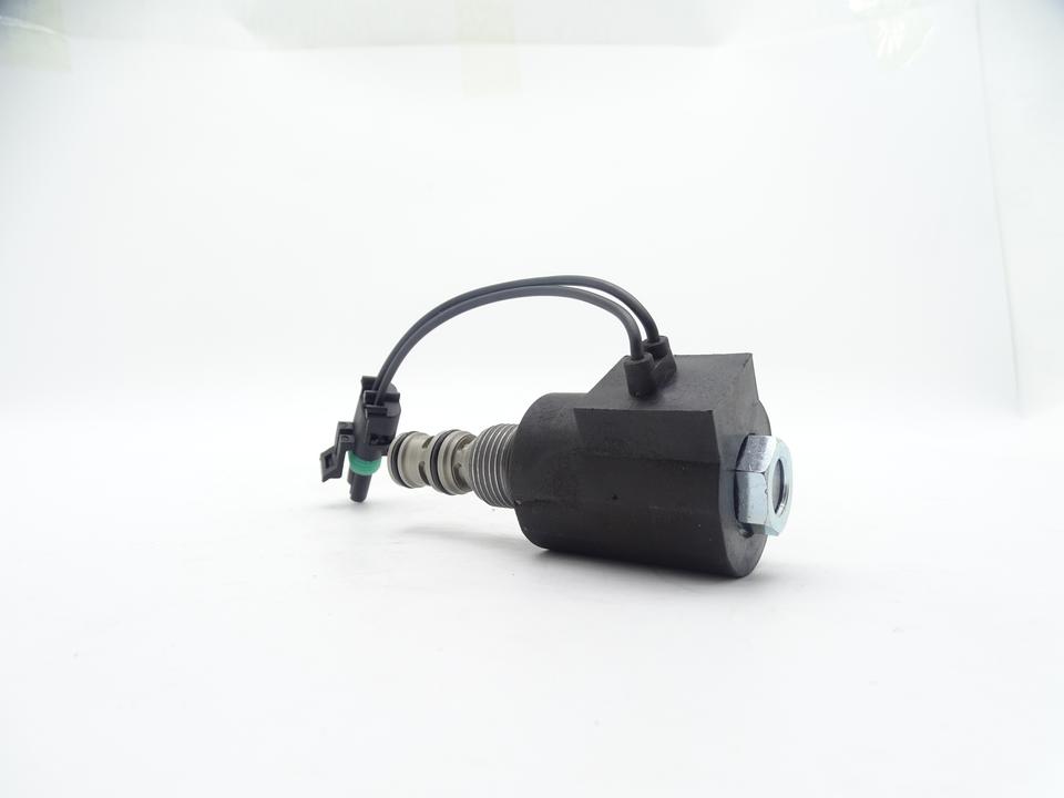Excavator Hydraulic Solenoid Valve Assembly 181147A1 87456901 181147a1 ...