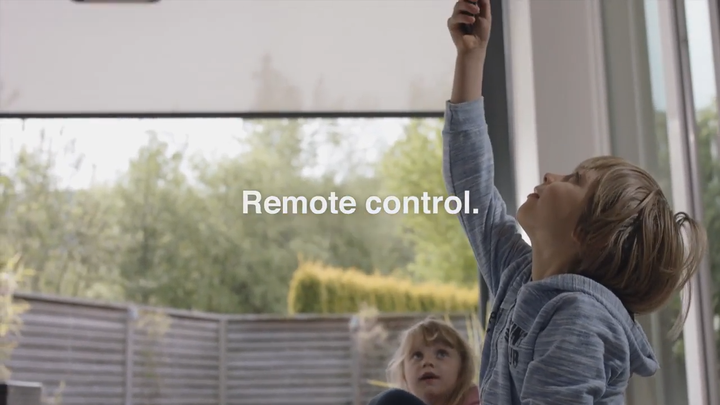 Aluminum Remote Controlled Patio Roof Pergola with Side Screen