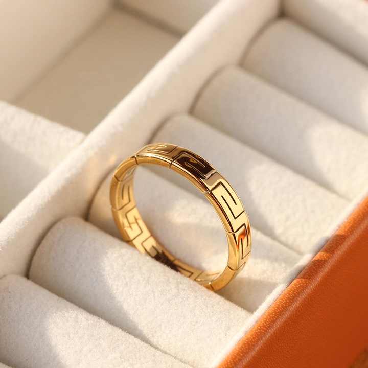 Non Tarnish Waterproof 18K Gold Plated Zircon Stackable Rings for Women ...