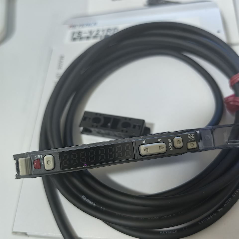 KEYENCE FS-V21R High Power Fiber Optic Amplifier with Saturation ...