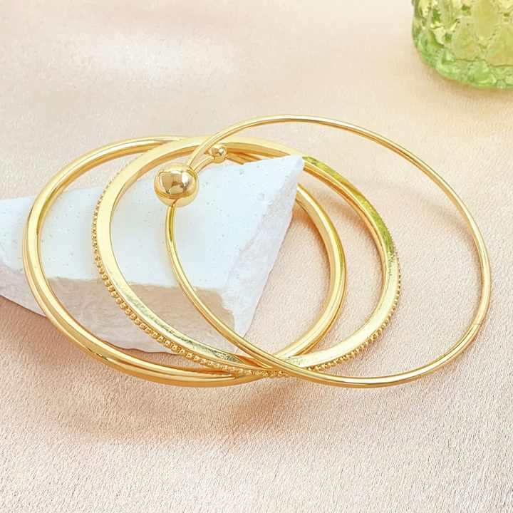 Stylish bangles set store
