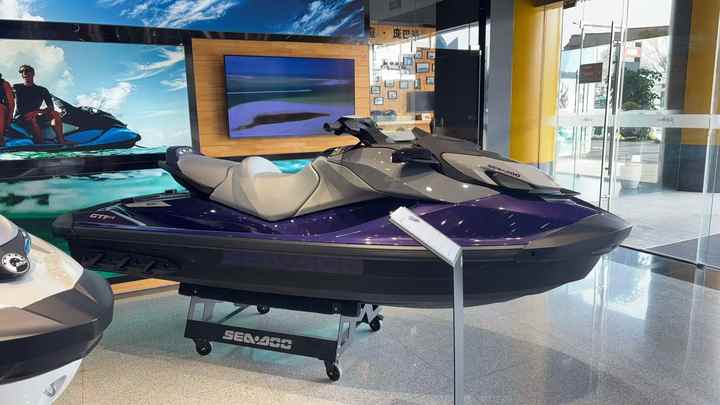 Brand New Bombardier 2025 4 Stroke Sea-Doo Gasoline Motor Boat 170hp ...