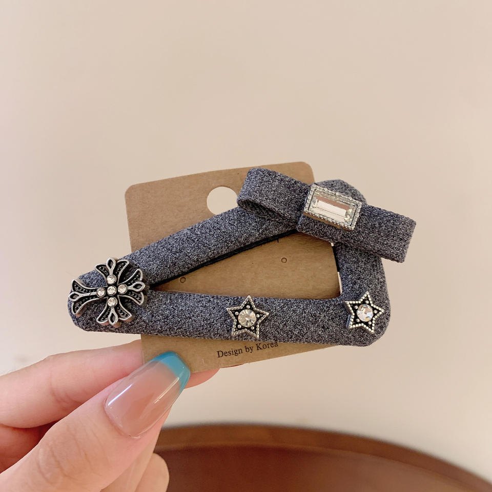 C&J YANYE Gray Cross Bow Rhinestone Letter Large Triangle BB Clip Hair ...