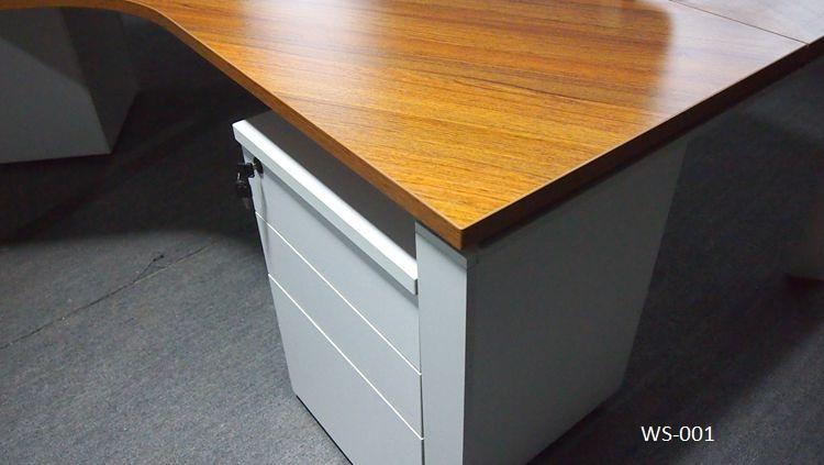 Versatile Triangle Office Tables for Modern Workspaces