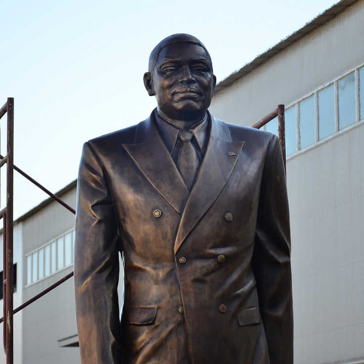 Custom Bronze Statues - Memorial Sculptures by Vincentaa