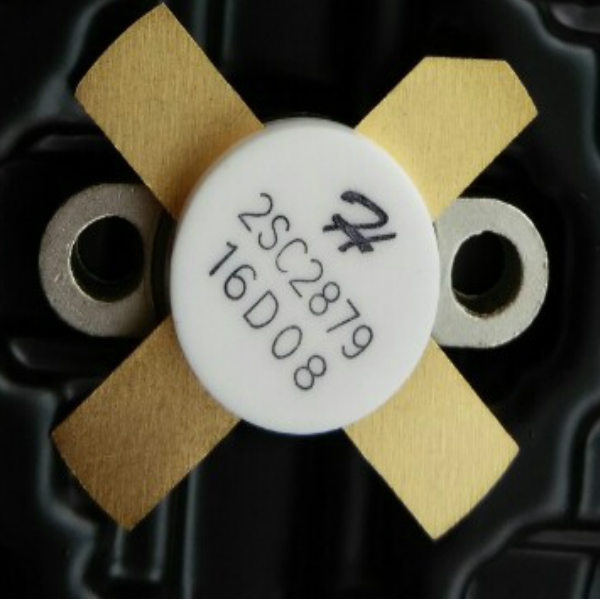 Transistors 2SC2879 - High-Performance RF Amplifiers
