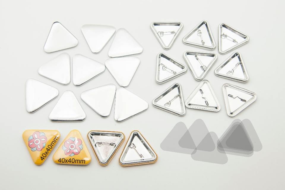 Metal Triangle 40x40mm Pin Button - Tin Badge by TALENT