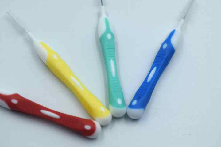Ergonomic Interdental Toothpicks - Efficient Cleaning