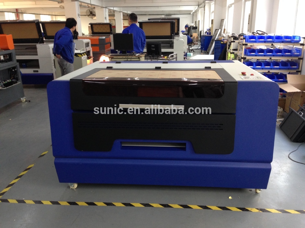 Giày Thời Trang Máy Laser Cnc Khắc Và Cắt Túi Da Với Ống Kim Loại R.f ...