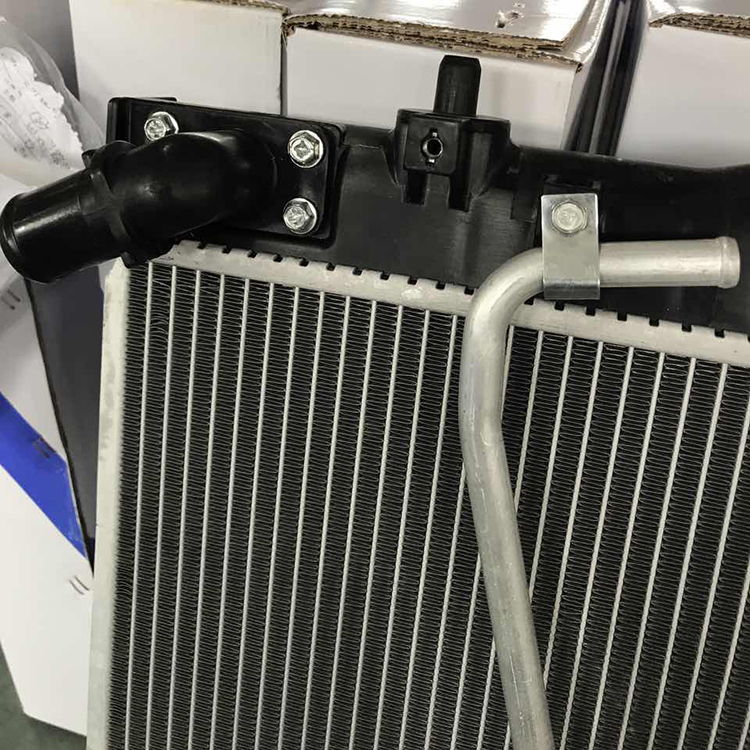 Toyota Hiace Radiator Tank - Aluminum Core Plastic Tanks
