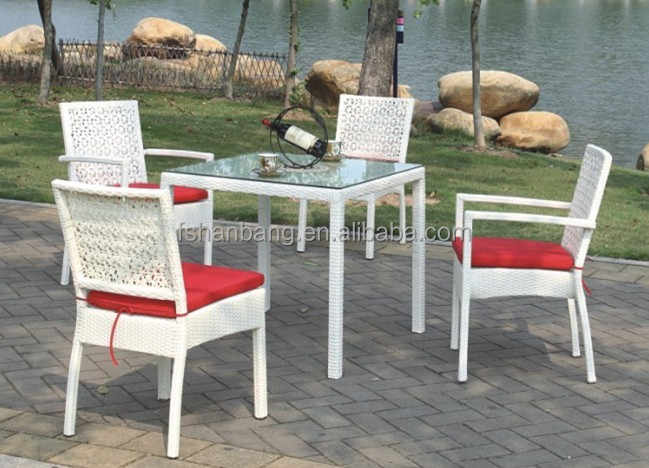 Value City Modern White Rattan Wicker Outdoor Garden Furniture Set 5 pieces Table and Chairs