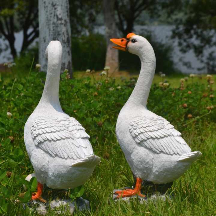 Country Style Garden Decoration Resin Goose Figurine Statue