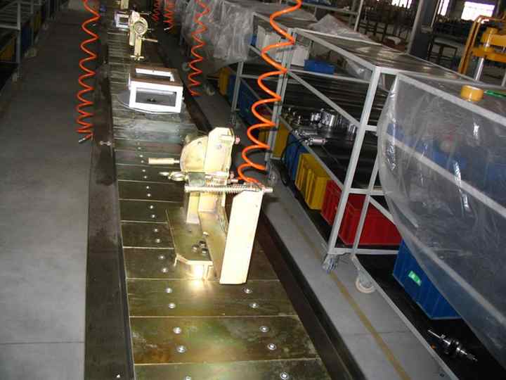 Scooter Engine Assembly Conveyor Line - ISO9001 Certified