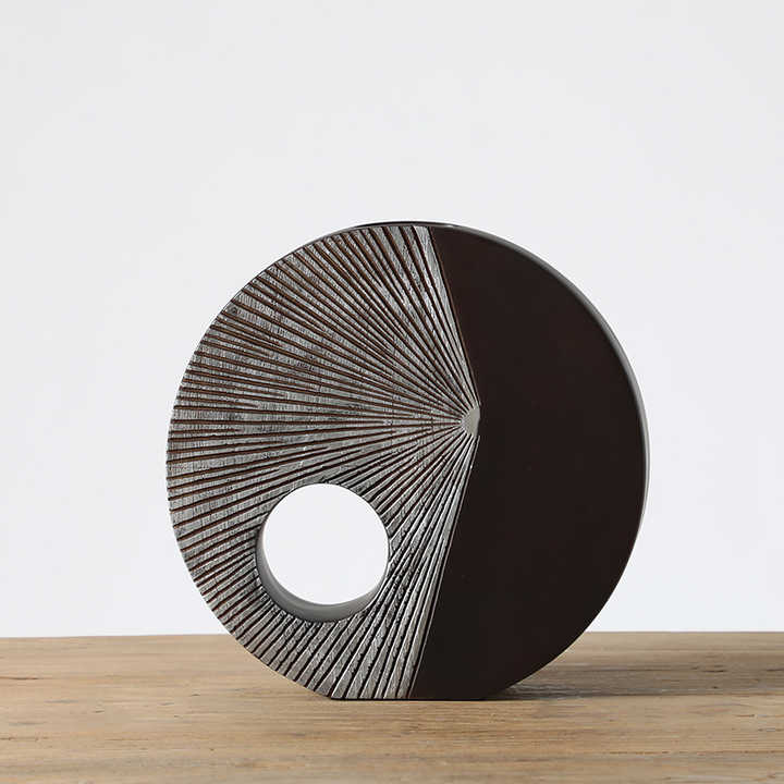 Modern Polyresin Vases - Stylish Home Decor Solutions
