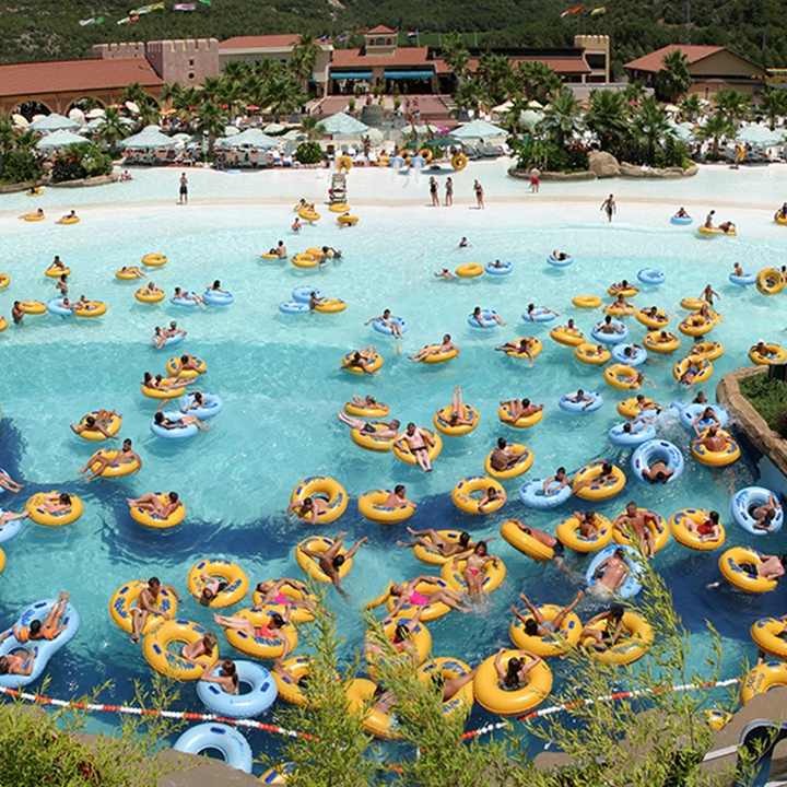 1,000 Sq.m Pneumatic Wave Pool Machine for Amusement Parks ...