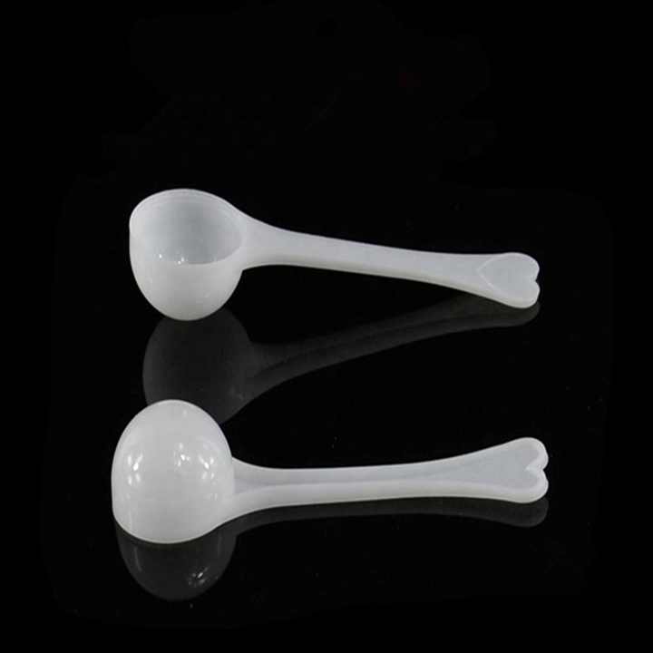 Small Plastic Scoop - Precise Measuring for Protein Powder